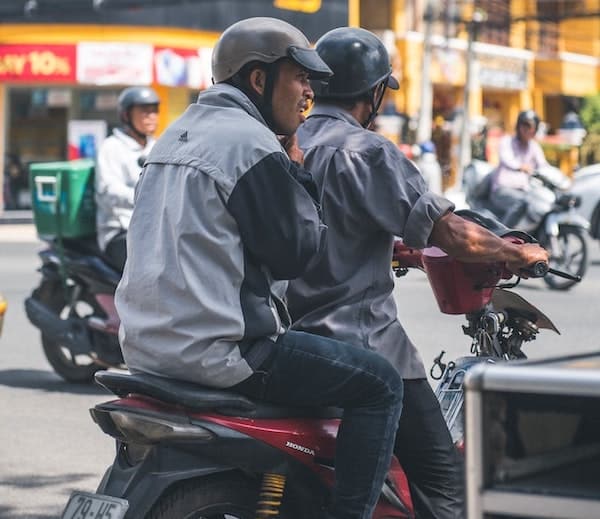 How to Ride a Motorcycle with a Heavy Passenger on the Back?